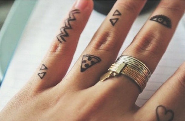30 Awesome Finger Tattoos That Will Subtly Add Creativity To Your Life