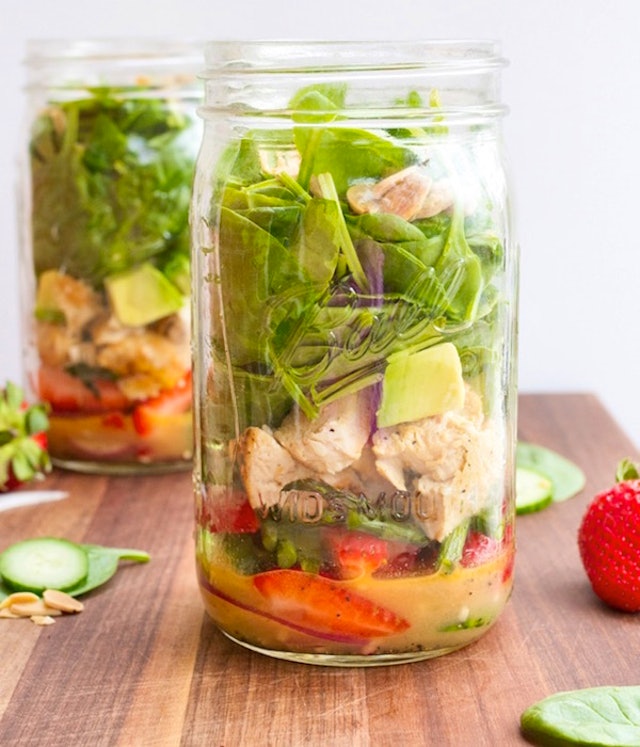 20 Healthy Mason Jar Lunches You Can Bring To Work In The New Year (Photos)