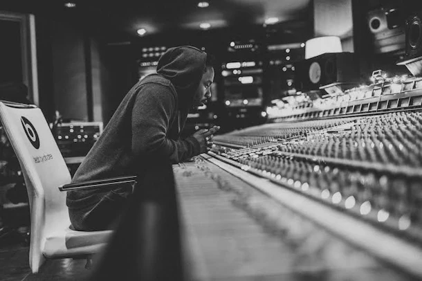 Behind-The-Scenes Photos Prove Kendrick Lamar Is The Hardest Working ...
