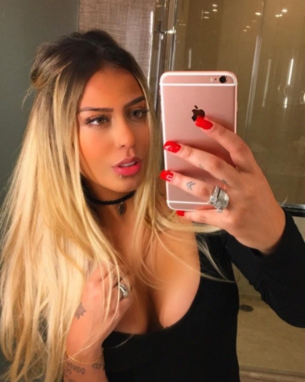 Neymar's Sexy Sister Rafaella Has A Seriously Hot Instagram