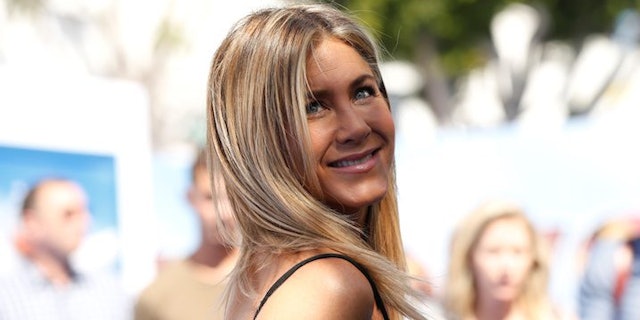 Jennifer Aniston Looks Hot In Bikini On 48th Birthday