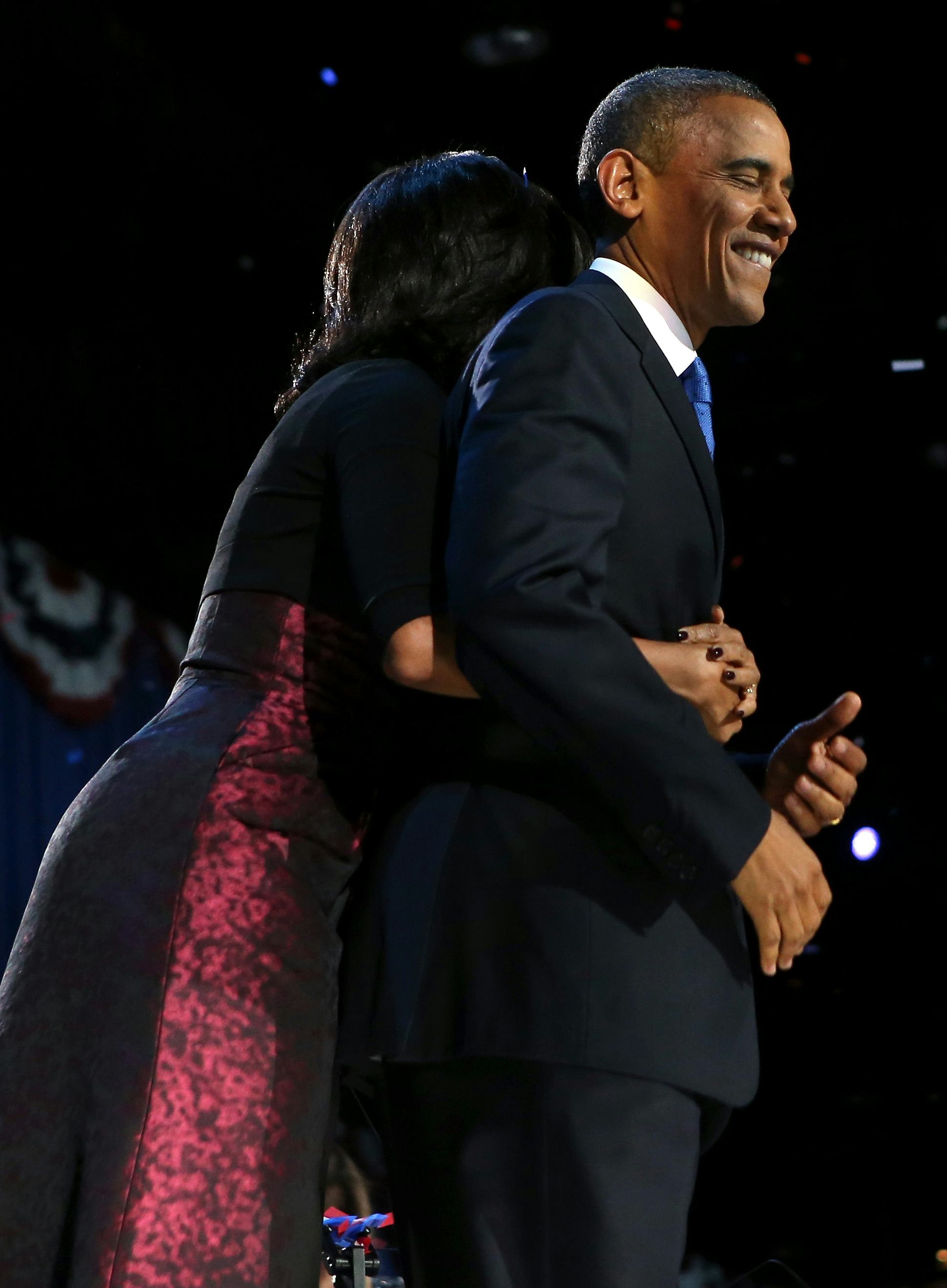 13 Photos Of Barack & Michelle Obama In Love & Serving Up Relationship ...