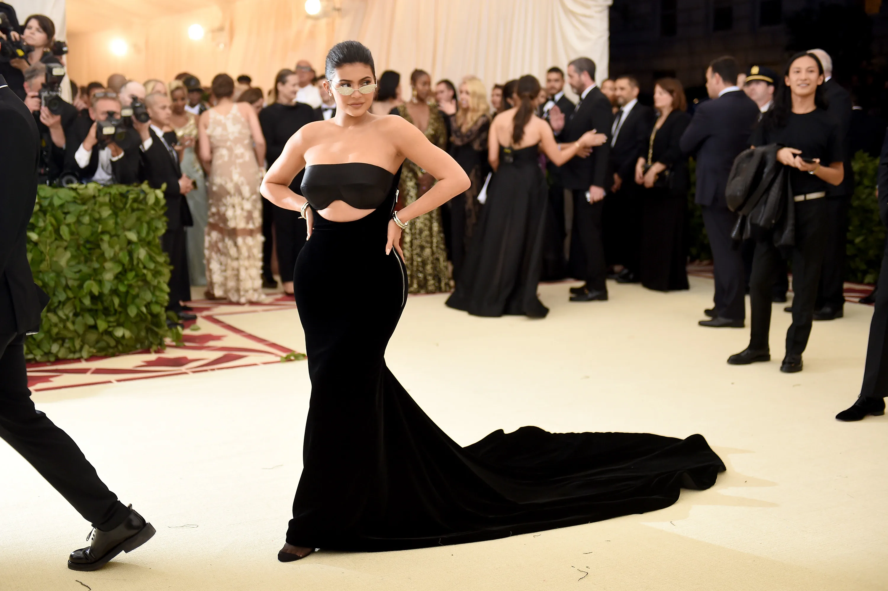 Celebrity Goddesses & Their Greek Mythology Counterparts Actually Make ...