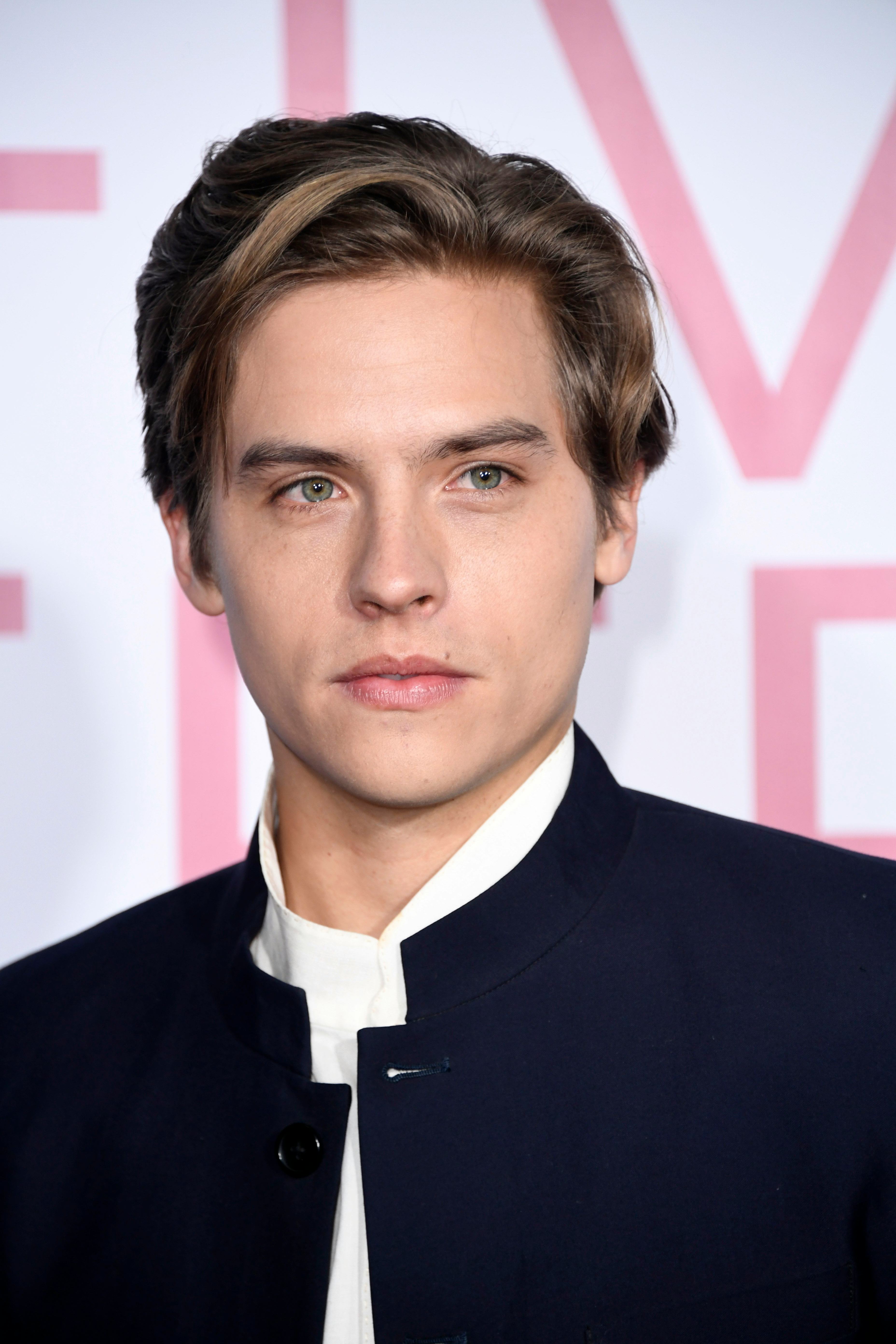 Cole Sprouse's New Blonde Hair Is Giving Me Flashbacks To His 'Suite ...
