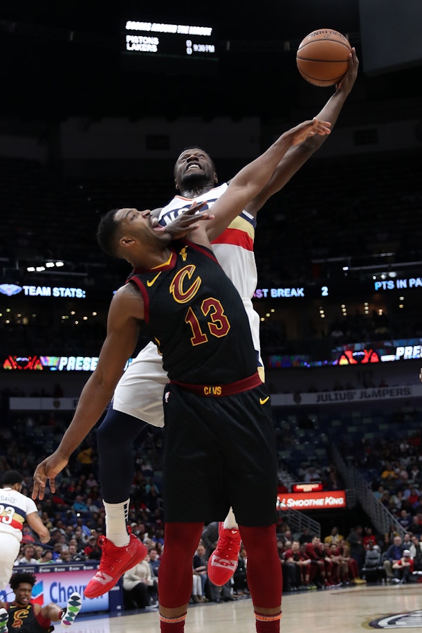 Khloe Kardashian Dates Basketball Players For One Very Understandable ...