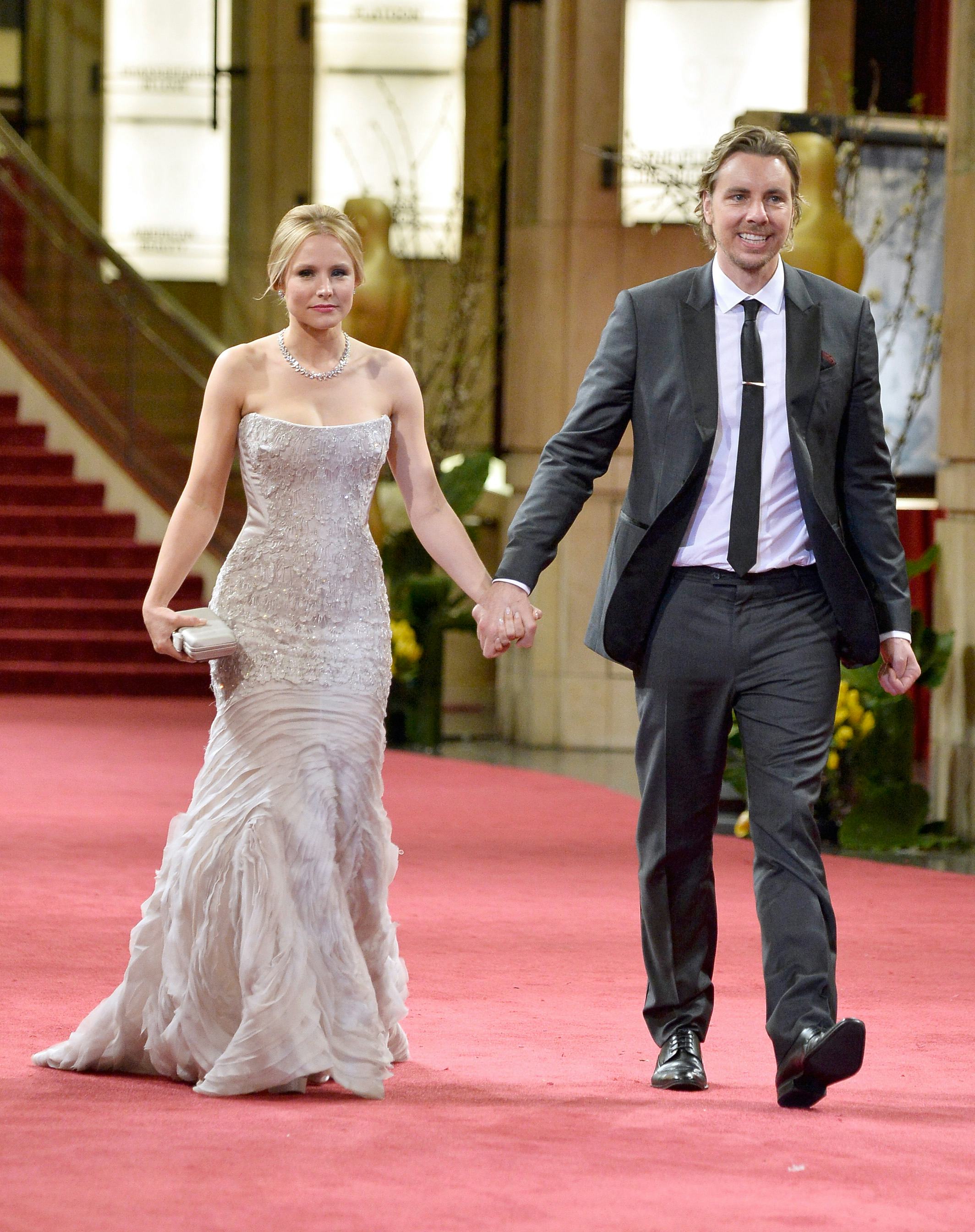 8 Photos Of Celebrity Couples Holding Hands That Are So Low-Key