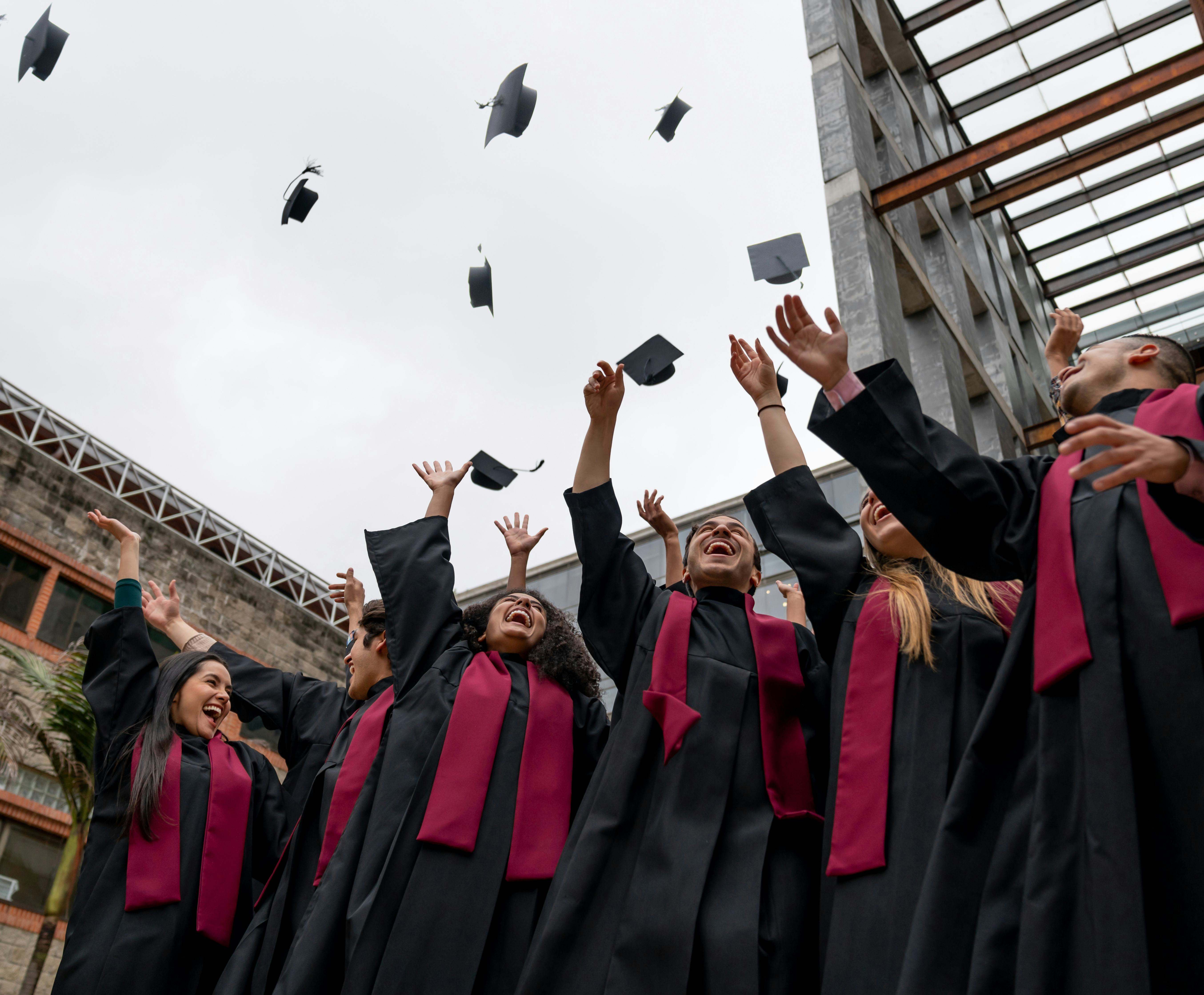 College Graduations Are Being Canceled Due To Coronavirus & Seniors Are ...