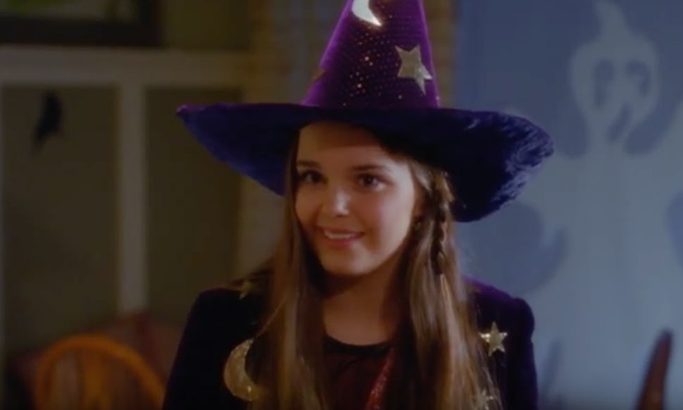 These DIY ‘Halloweentown’ Halloween Costumes Will Make You Channel Your ...