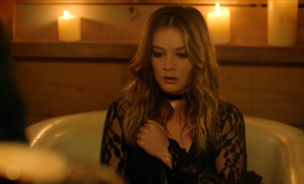 Mallory's Time Travel Power On 'AHS: Apocalypse' Was Finally Revealed ...