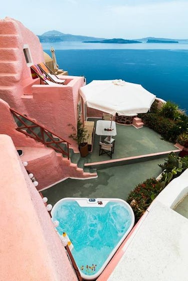 9 Millennial Pink Places In The World To Make Your 'Gram So Vibrant