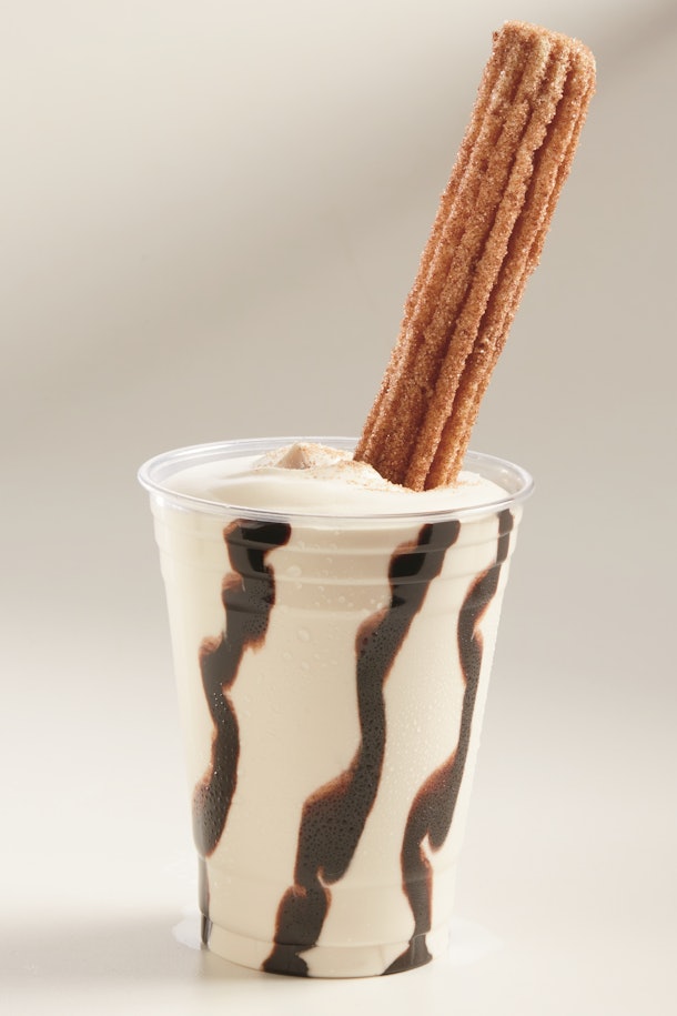 Del Taco's Churro Dipper Shake Comes With A Churro For A Spoon & I Need It