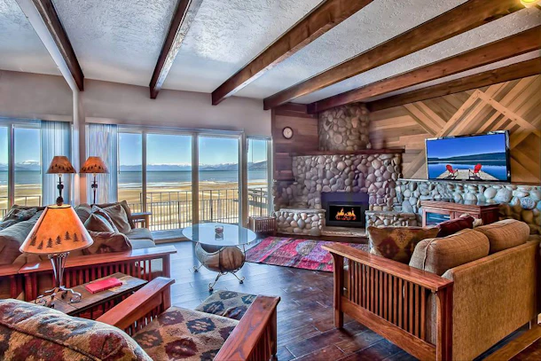 7 Dreamy Lake Houses On Airbnb That Are Made For Lazy Summer Days