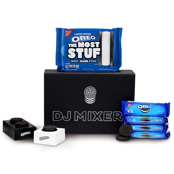 This DJ Mixer By Oreo With Most Stuf Oreos Will Make Your Parties Even ...