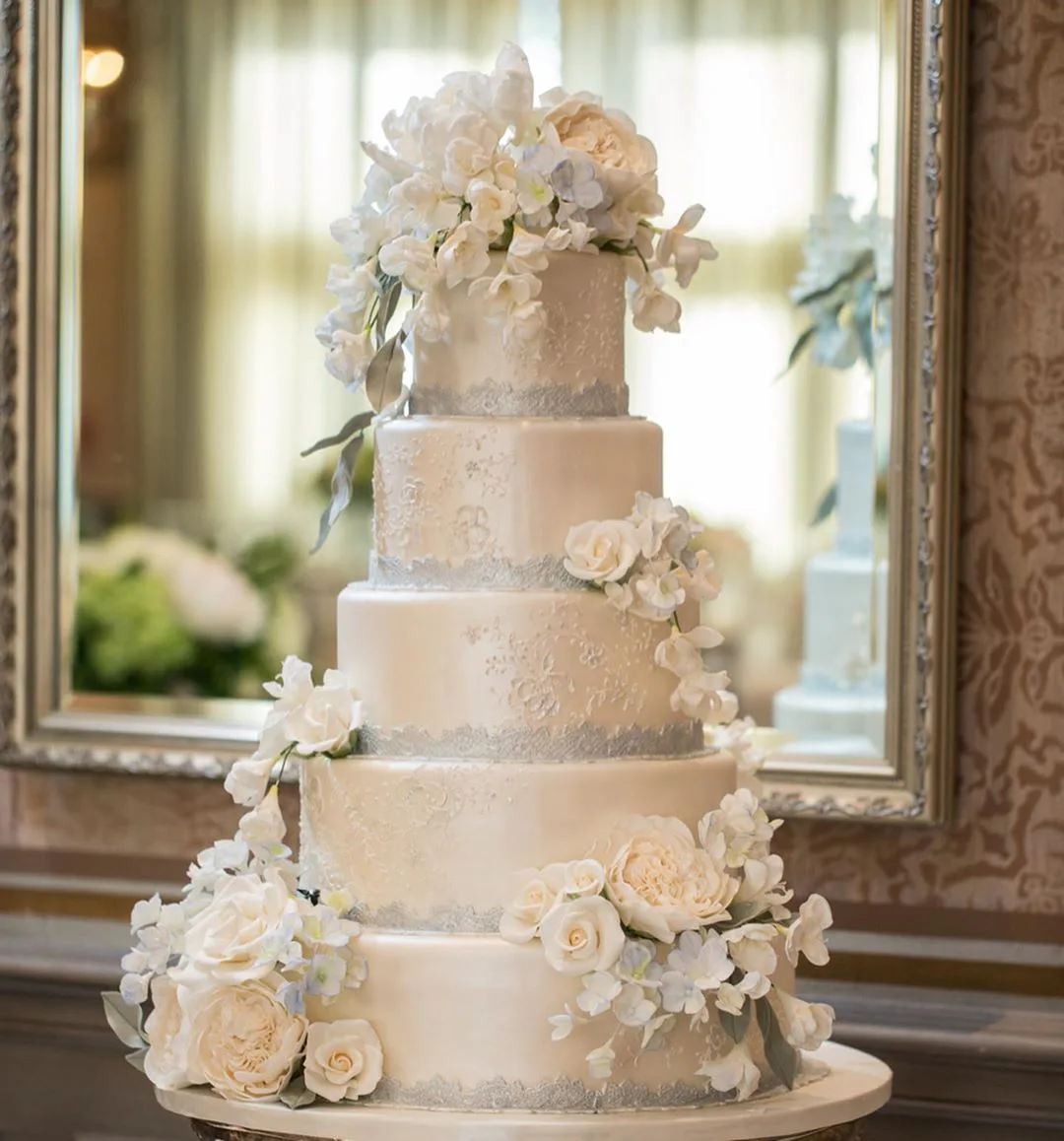 13 Wedding Cake Photos That'll Make You Want To Get Married Tomorrow