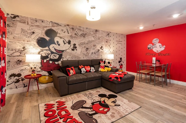 6 Mickey Mouse-Themed Airbnbs That Will Have You Feeling Nostalgic 6 Mickey Mouse-Themed Airbnbs That Will Have You Feeling Nostalgic