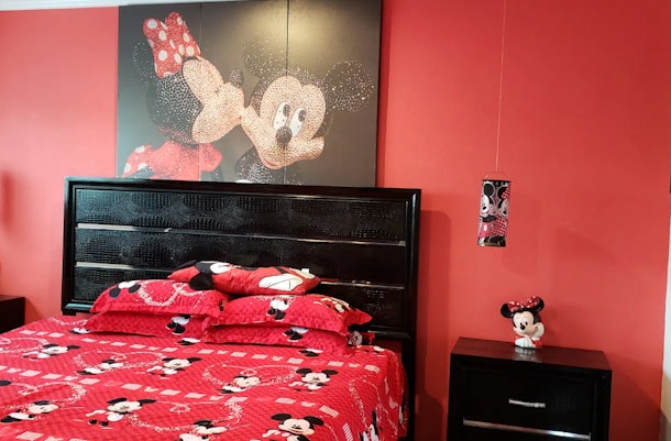 6 Mickey Mouse-Themed Airbnbs That Will Have You Feeling Nostalgic 6 Mickey Mouse-Themed Airbnbs That Will Have You Feeling Nostalgic